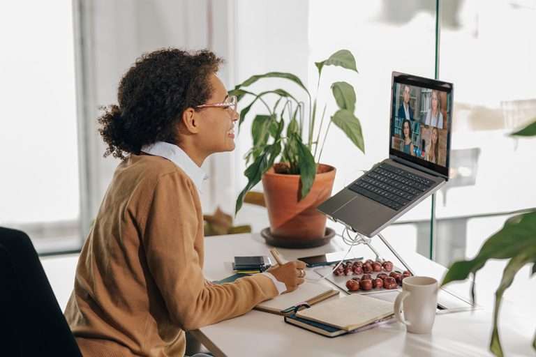 Top 7 Strategies For Connecting Your Hybrid Teams