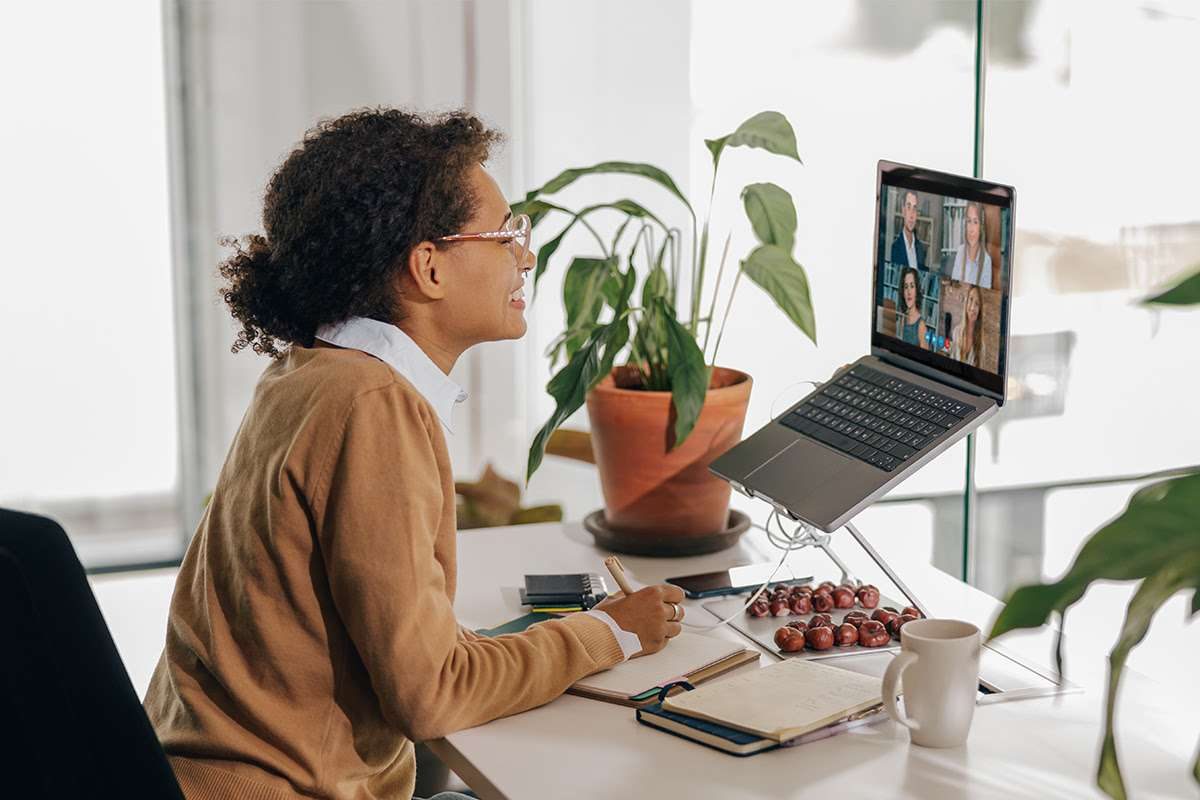 Top 7 Strategies For Connecting Your Hybrid Teams